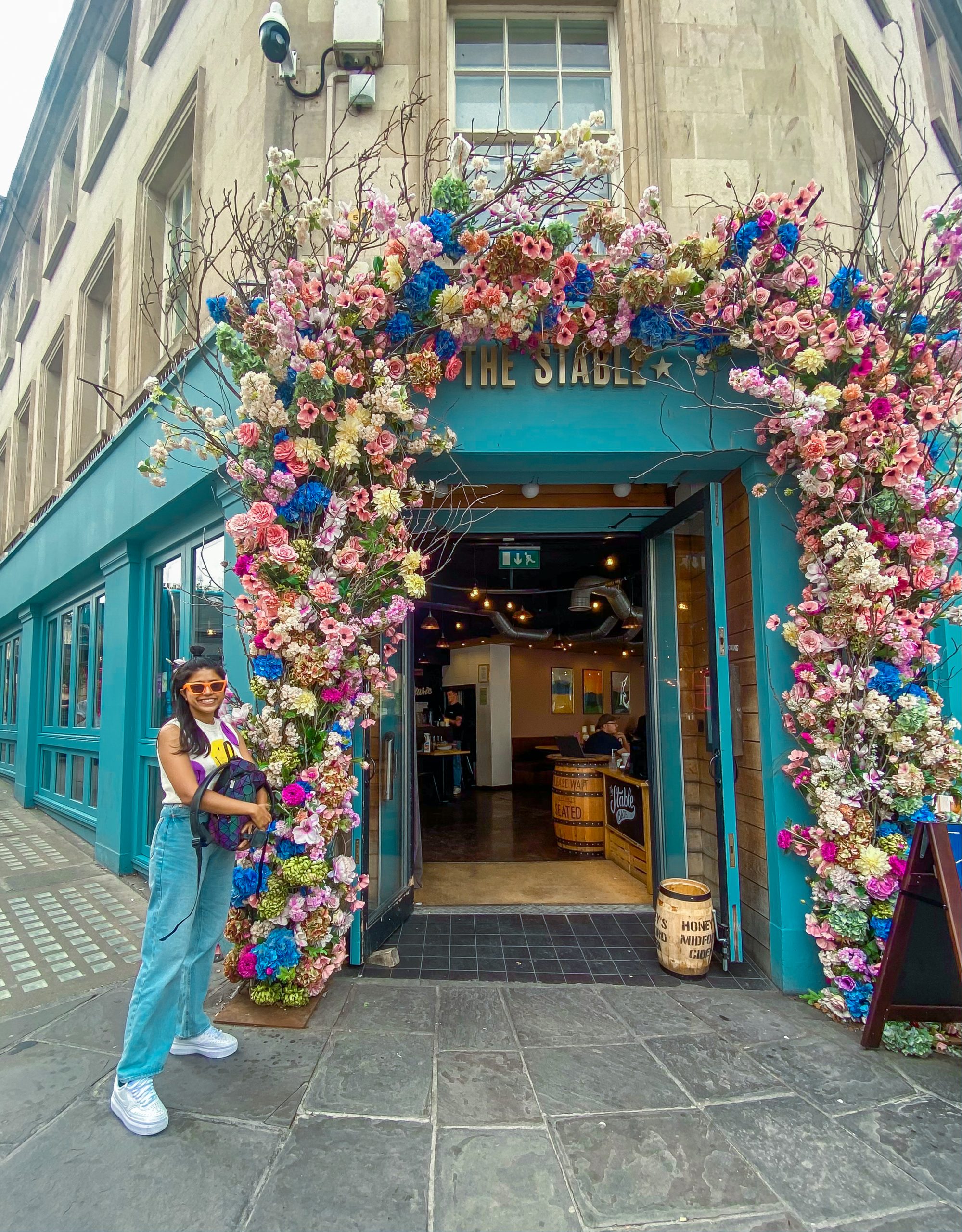 A DAY IN BATH, ENGLAND - Roving Rainbow